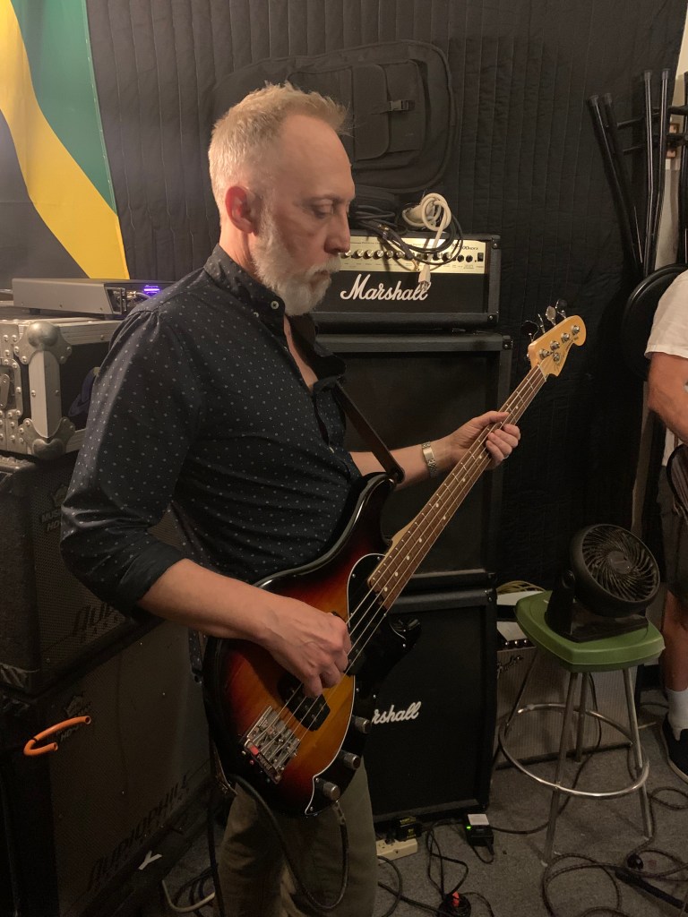 Rocket Bleach – Alternative and Grunge Rock Band